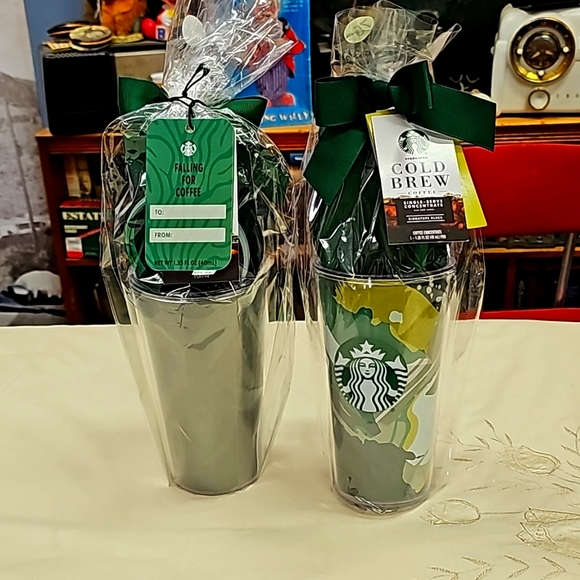 Starbucks | Other | 2new Starbucks 29 Holiday Green 16 Oz Acrylic Cold ...